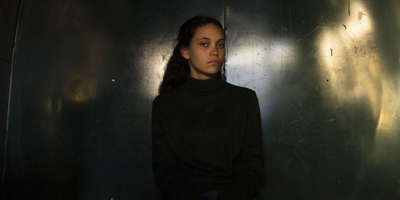 A Fascinating Protagonist Leads Murky, Compelling Drama – Filmibee.com