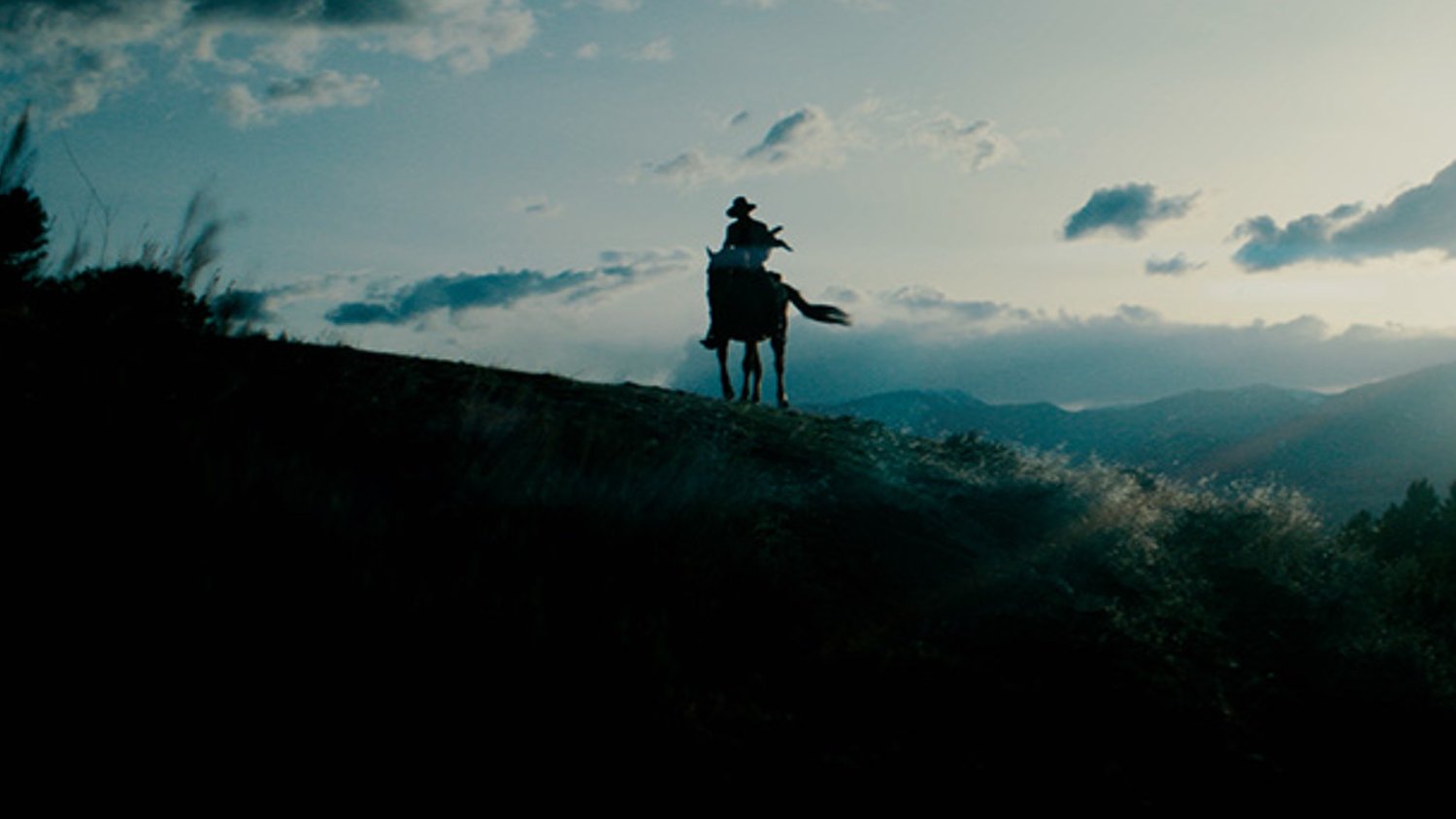 First Look Photos For Alec Baldwin’s Western Film RUST — GeekTyrant ...